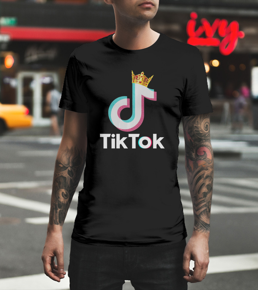 Funny TikTok Dancing Musician DJ Love With Crown T-Shirt
