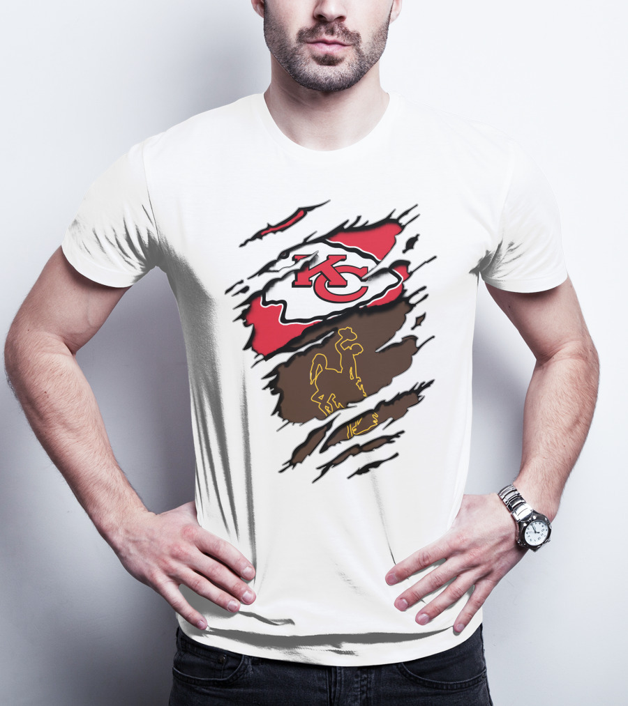 Kansas City Chiefs Wyoming Cowboys Logo Mashup T-Shirt