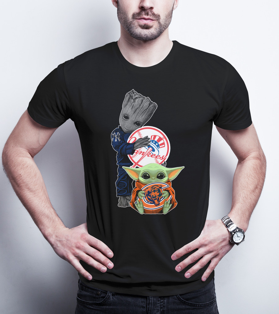 Yankees Groot And Baby Yoda Holding Chicago Bears T-Shirt