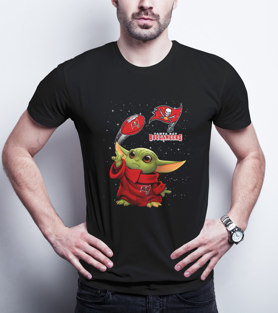 Baby Yoda Tampa Bay Buccaneers Football Fan T-Shirt