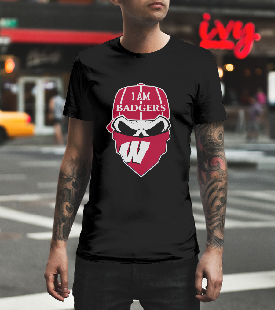 I Am Badgers Wisconsin Skull W T-Shirt