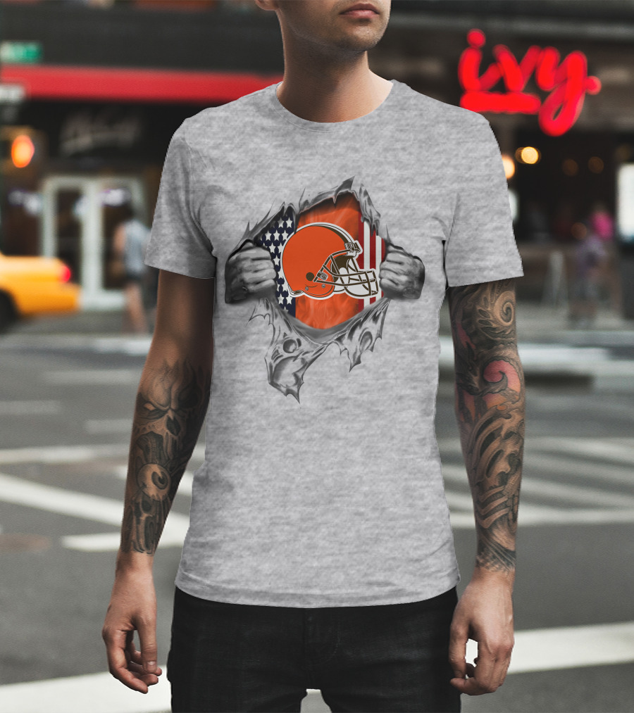 Cleveland Browns Helmet Ripped American Flag T-Shirt