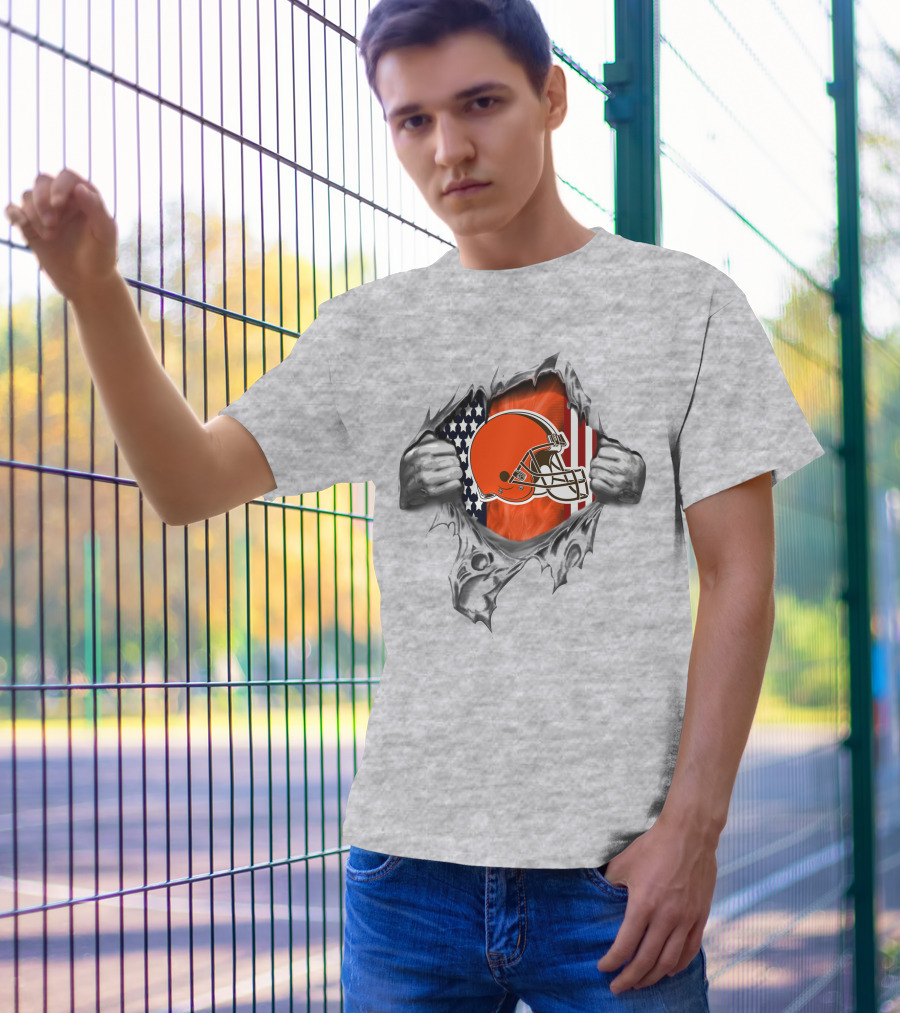 Cleveland Browns Helmet Ripped American Flag T-Shirt