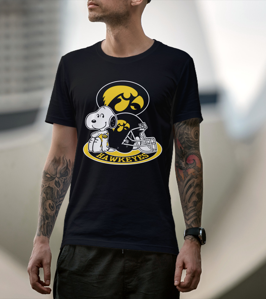Snoopy Iowa Hawkeyes Helmet Fan T-Shirt
