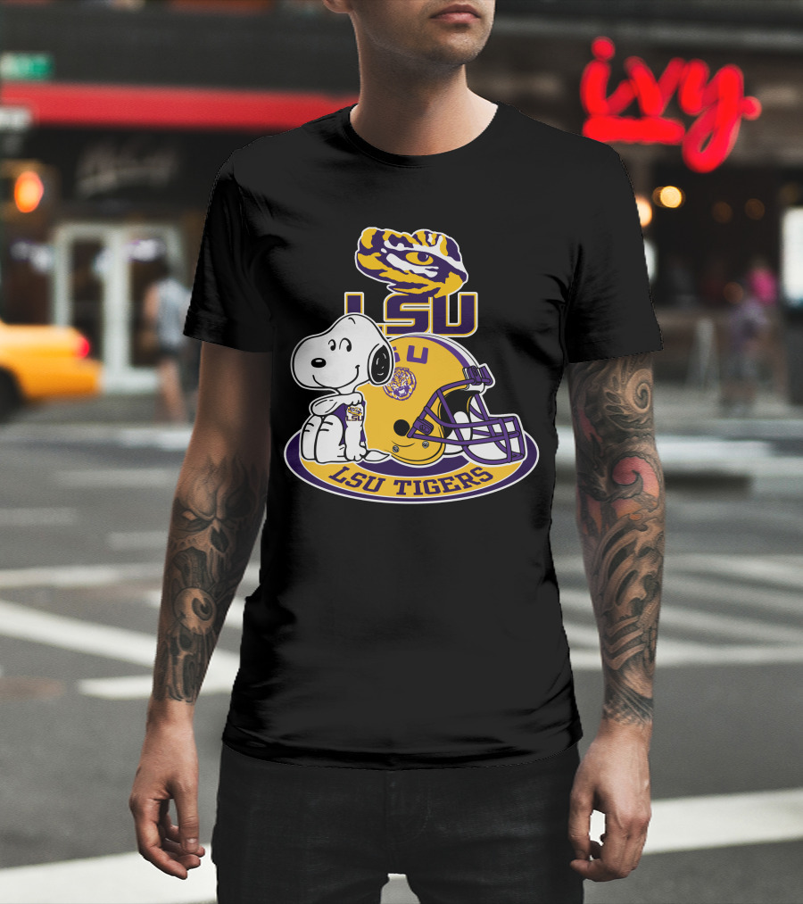 Lsu Tigers Snoopy Football Helmet T-Shirt