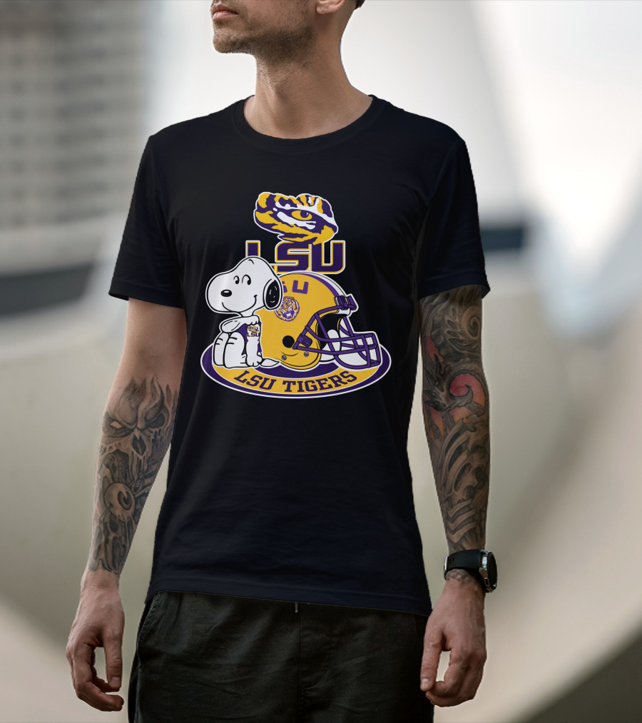 Lsu Tigers Snoopy Football Helmet T-Shirt