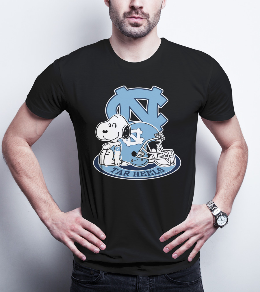 North Carolina Tar Heels Snoopy Football Helmet T-Shirt