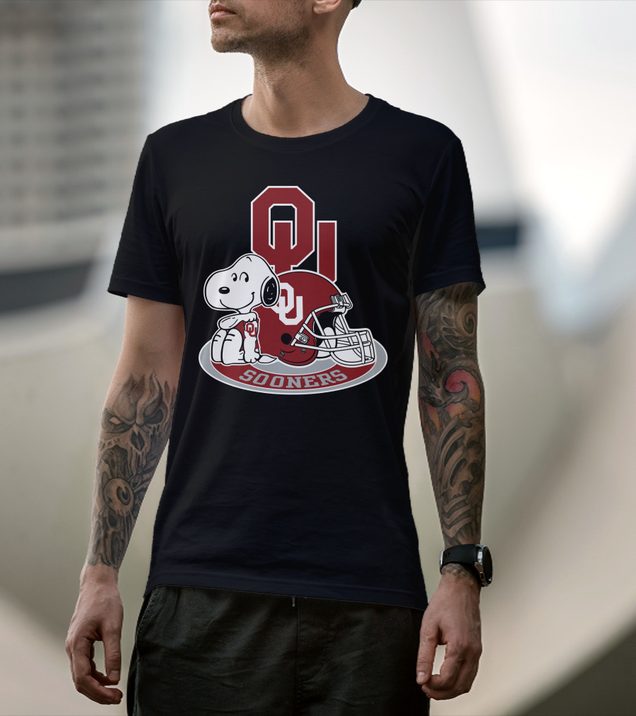 Oklahoma Sooners Snoopy Ou Helmet T-Shirt