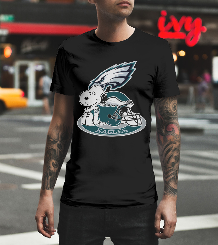 Philadelphia Eagles Snoopy Helmet T-Shirt