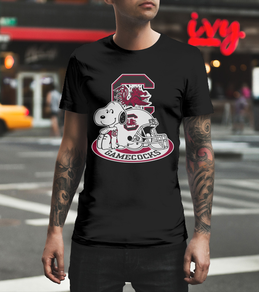 South Carolina Gamecocks Snoopy Football Helmet T-Shirt