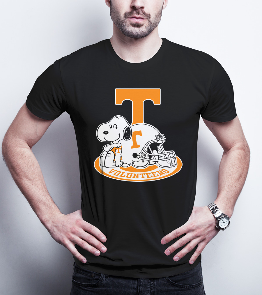 Snoopy Tennessee Volunteers Football Helmet T-Shirt