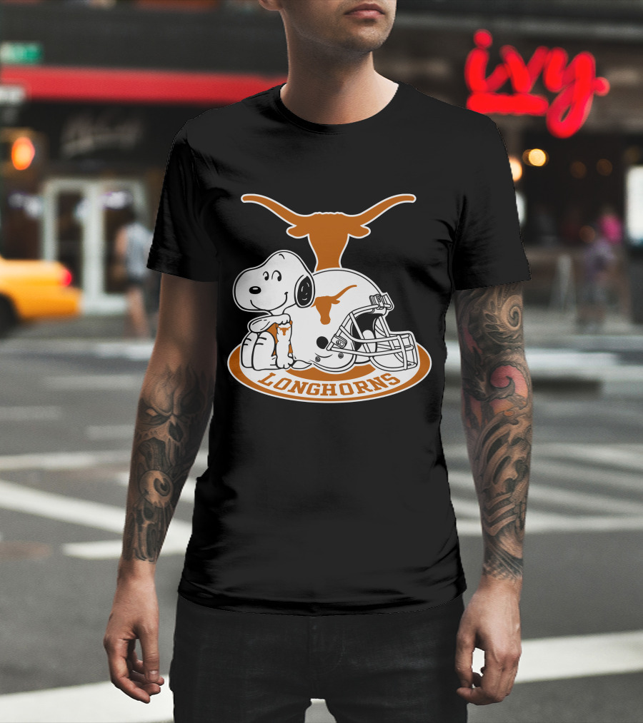 Texas Longhorns Snoopy Football Helmet T-Shirt