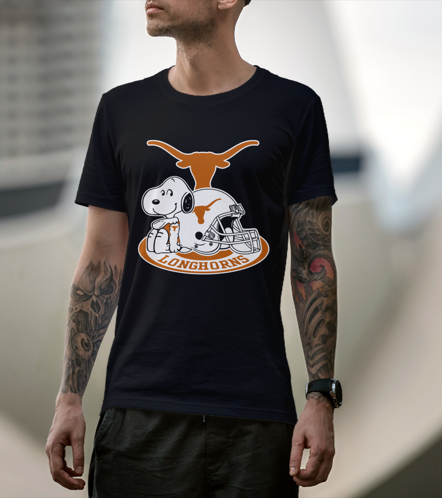 Texas Longhorns Snoopy Football Helmet T-Shirt