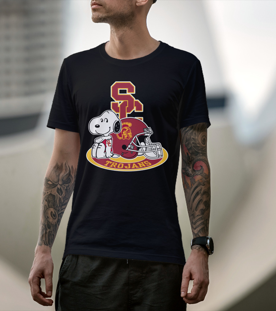 Usc Trojans Snoopy Football Helmet T-Shirt