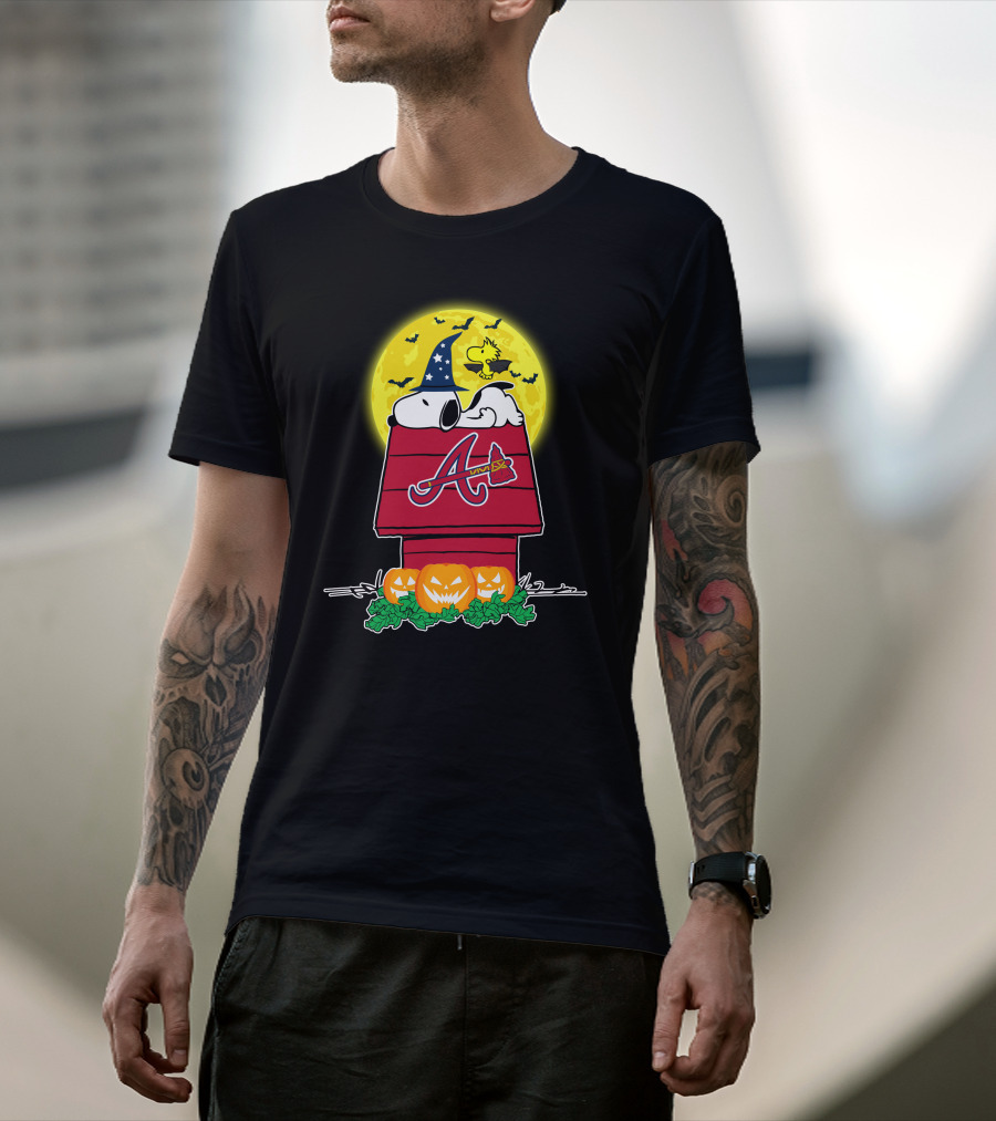 Atlanta Braves Snoopy Halloween Peanuts Moon Pumpkins Woodstock T-Shirt