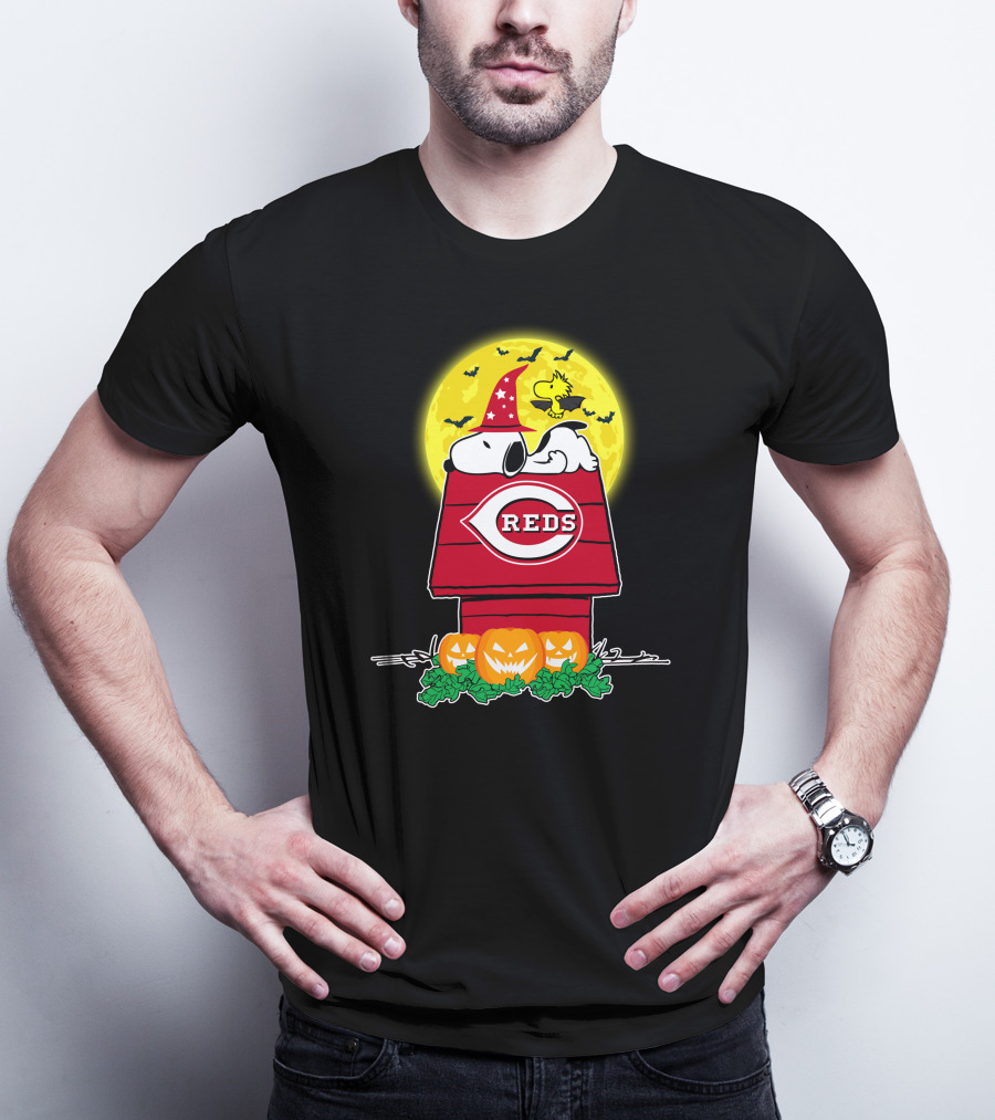 Cincinnati Reds Snoopy Halloween Doghouse Moon Pumpkins T-Shirt
