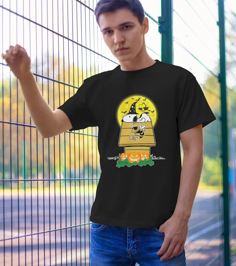 Georgia Tech Yellow Jackets Snoopy Woodstock Witch Hat Pumpkins Halloween Moon T-Shirt
