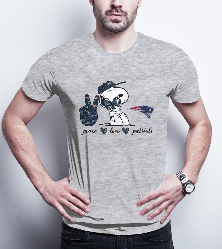 Peace Love Patriots Snoopy New England Patriots Fan T-Shirt
