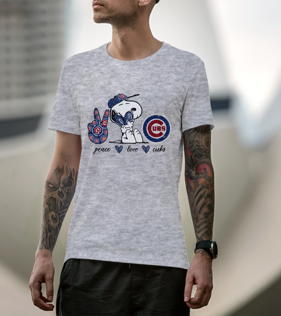 Peace Love Cubs Snoopy Chicago Cubs Fan T-Shirt