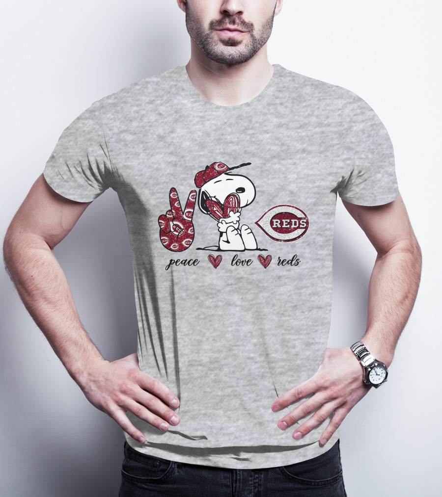 Snoopy Peace Love Cincinnati Reds MLB Fan Wear T-Shirt