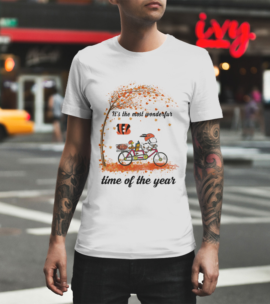 Cincinnati Bengals Snoopy It's The Most Wonderful Time Of The Year Autumn T-Shirt
