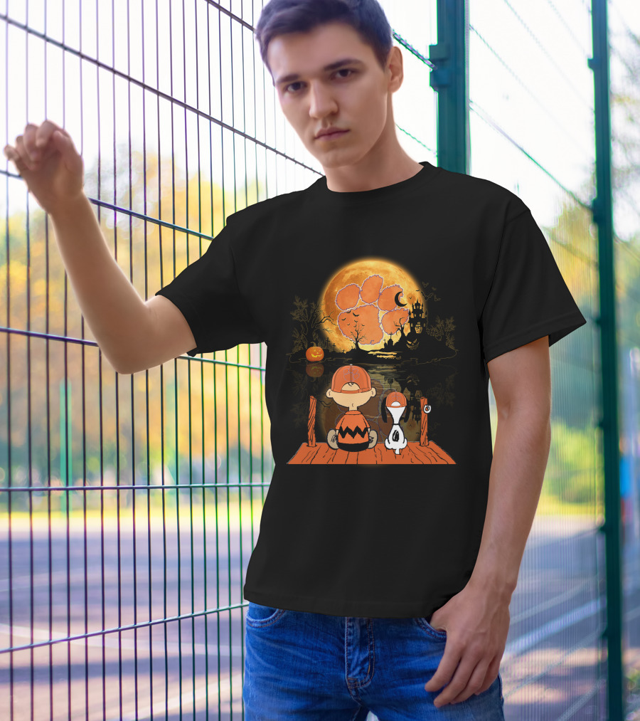 Clemson Tigers Halloween Full Moon Pumpkin Charlie And Snoopy Silhouette Scene T-Shirt