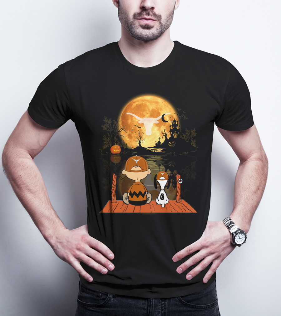 Texas Longhorns Halloween Charlie Brown Snoopy Full Moon Haunted Scene T-Shirt