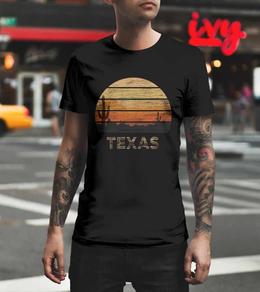 Texas 1980s Vintage Style Desert Sunset Cactus Scene T-Shirt