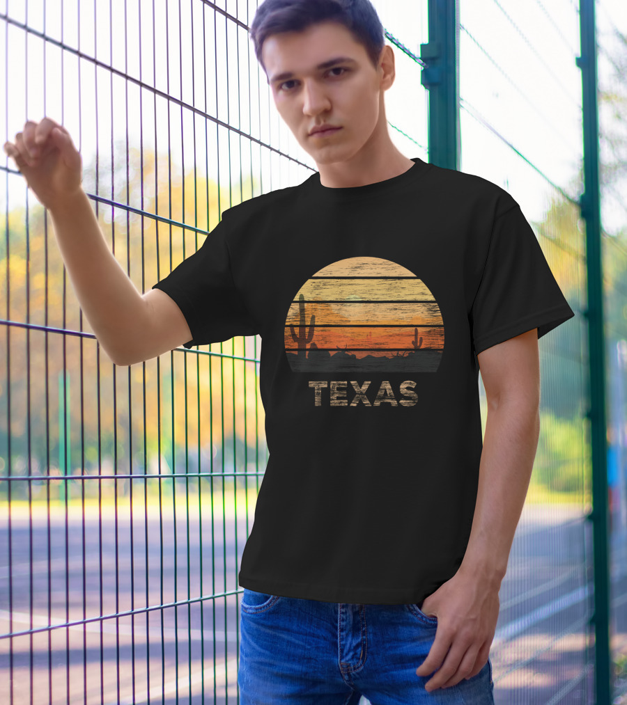 Texas 1980s Vintage Style Desert Sunset Cactus Scene T-Shirt