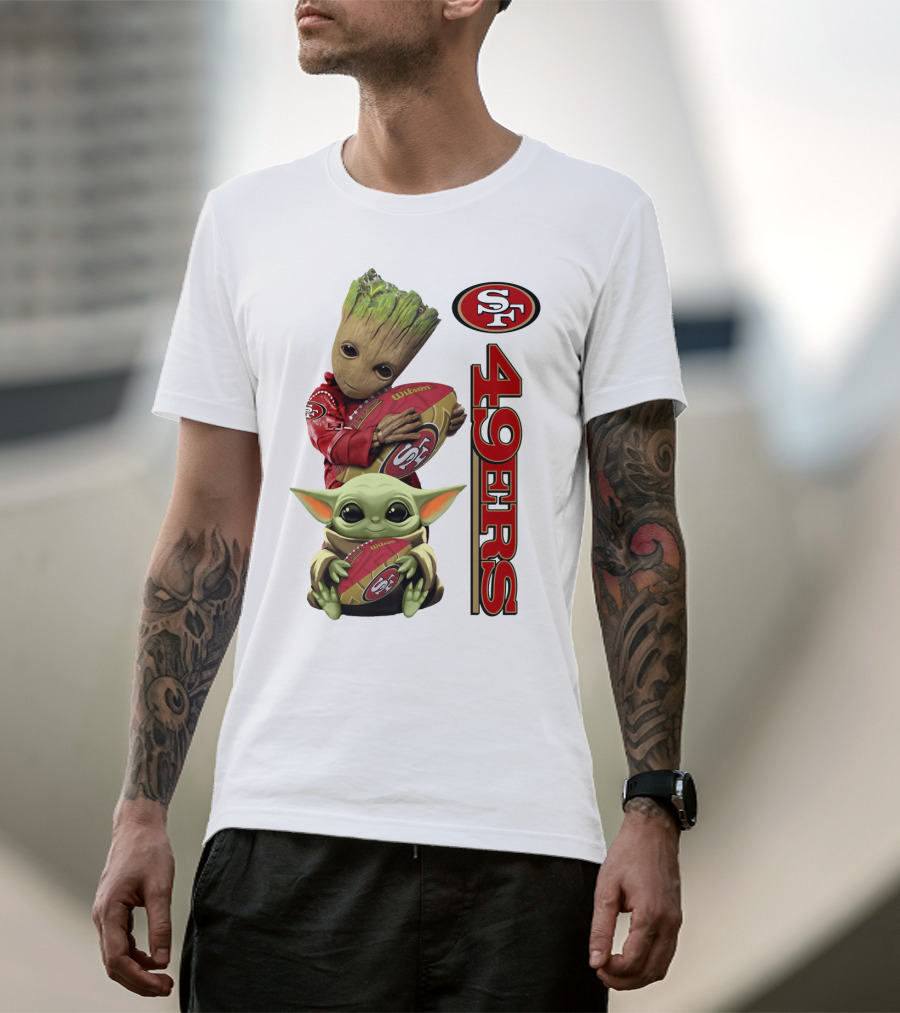 Baby Groot And Baby Yoda Hug San Francisco 49ers Football T-Shirt