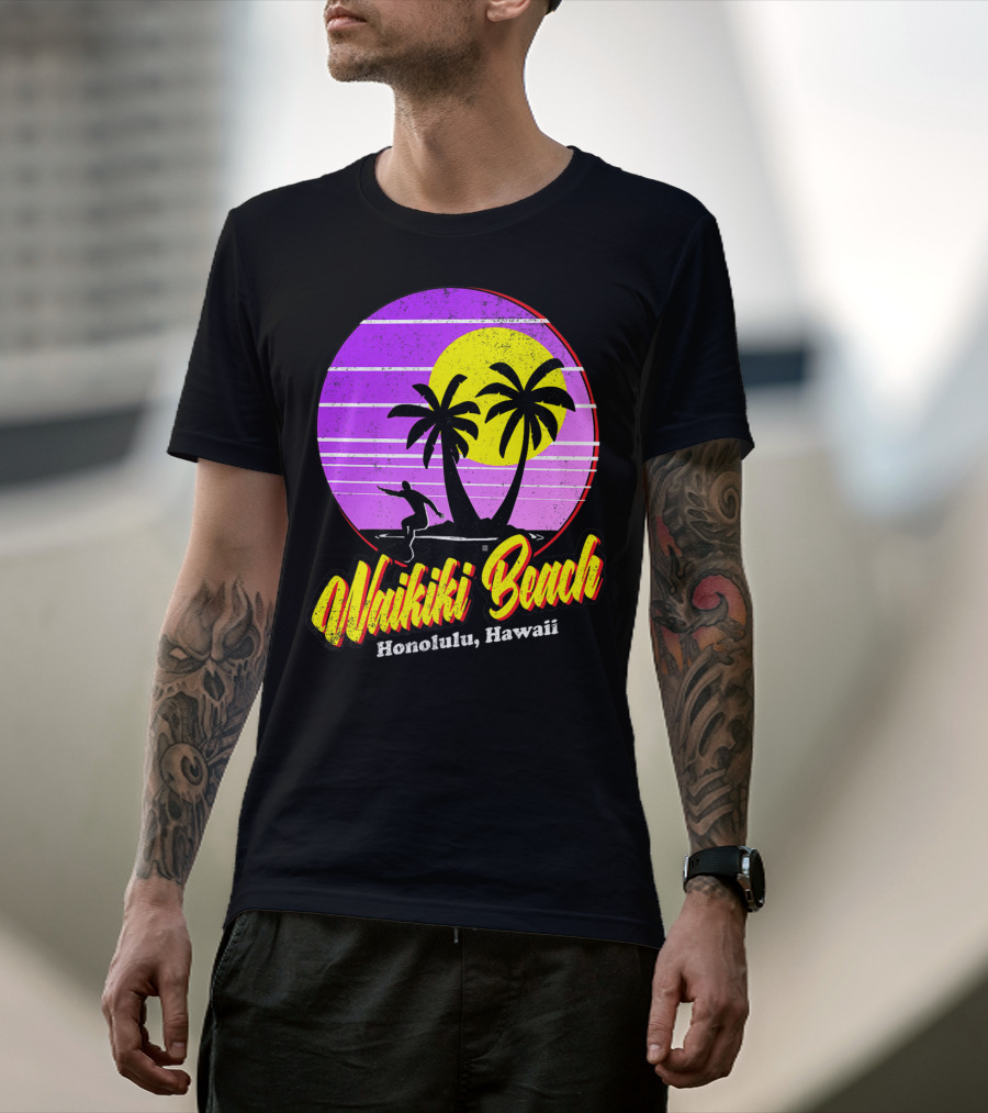 Waikiki Beach Honolulu Hawaii Retro Surfer 80s Vintage Palm Sunset T-Shirt