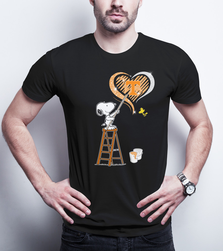 Snoopy Painting Tennessee Volunteers Heart With Woodstock T-Shirt