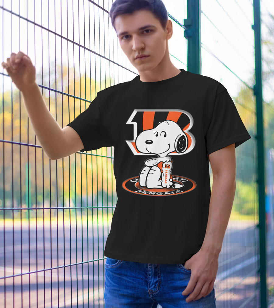 Bengals Snoopy Cincinnati Stripes B T-Shirt