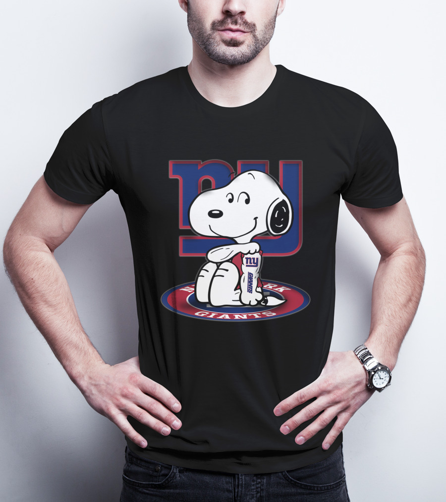 Snoopy New York Giants Nfl Collaboration With Peanuts Football Team T-Shirt