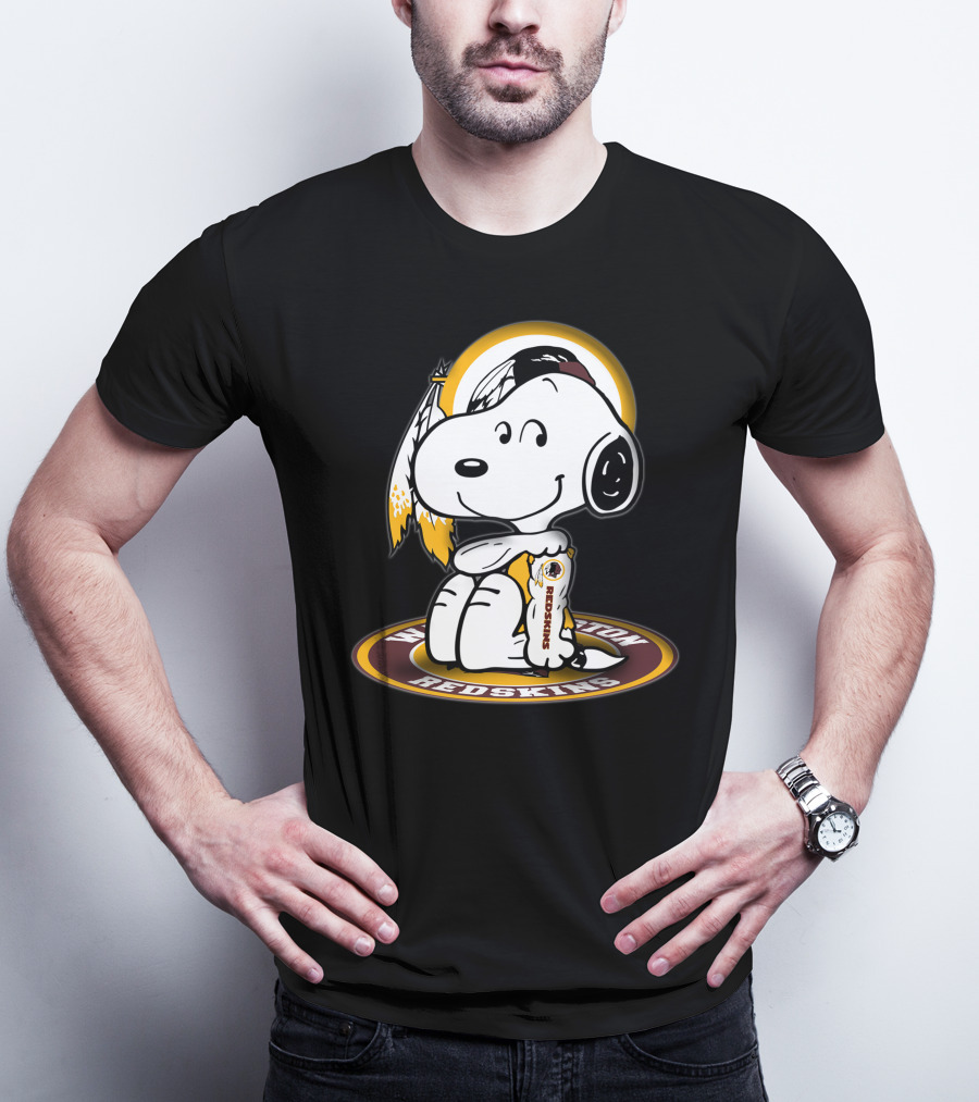 Snoopy Hugging Football Trophy Washington Redskins Sports T-Shirt