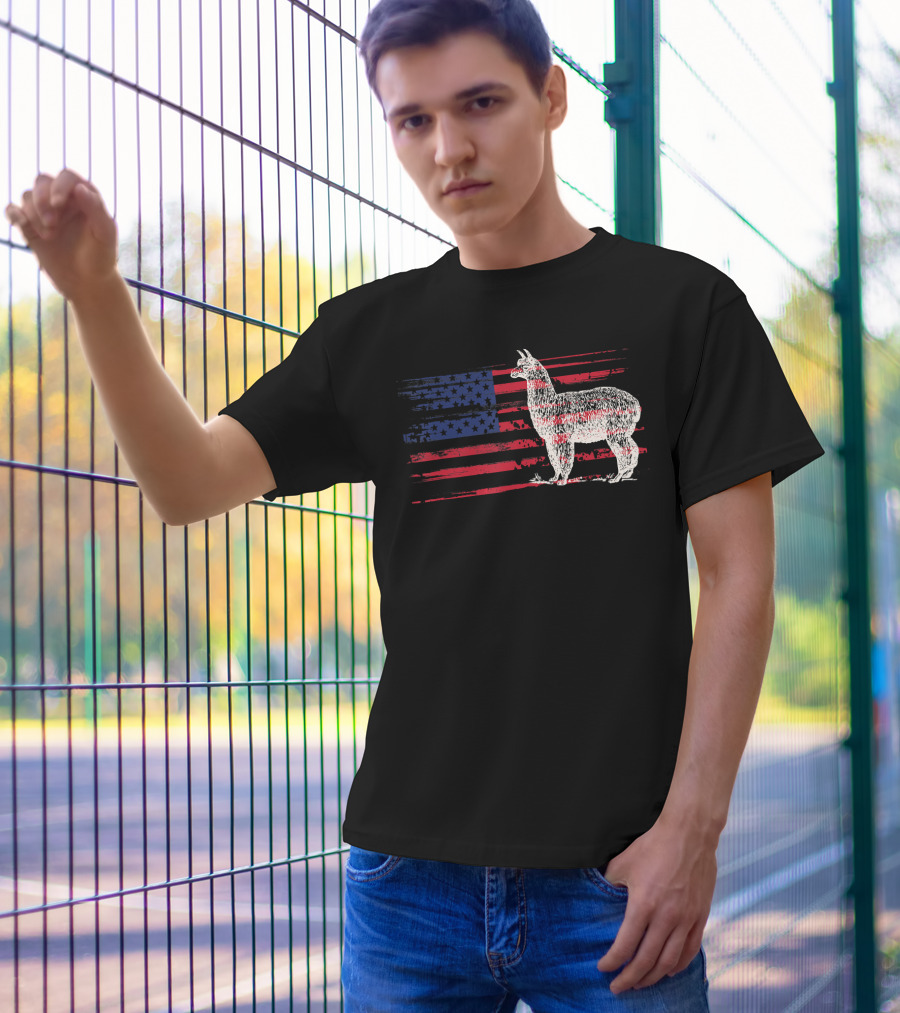 Alpaca Vicuna With US American Flag In Rustic T-Shirt