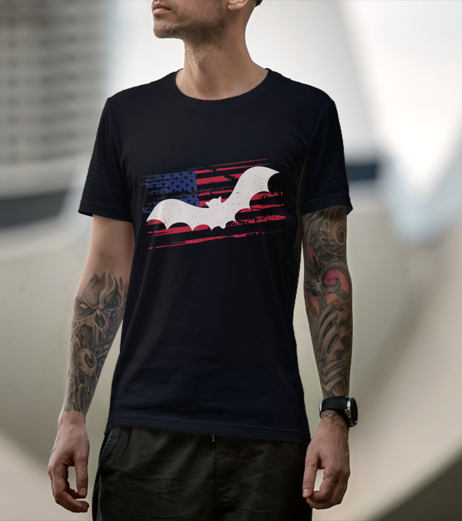 Bat Silhouette With US American Flag Background T-Shirt
