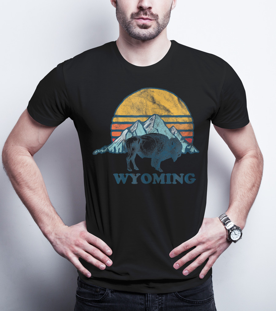Vintage Wyoming Sunset Buffalo And Mountains T-Shirt