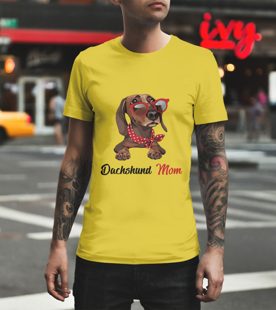 Dachshund Mom Red Glasses And Polka Dot Scarf T-Shirt