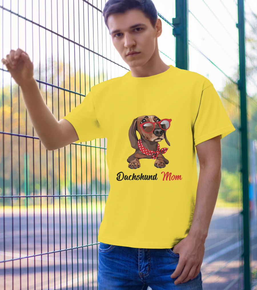 Dachshund Mom Red Glasses And Polka Dot Scarf T-Shirt