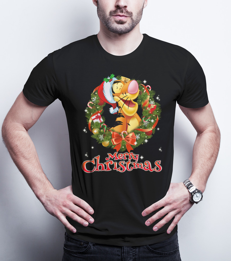 Tigger Merry Christmas Wreath Santa Hat T-Shirt