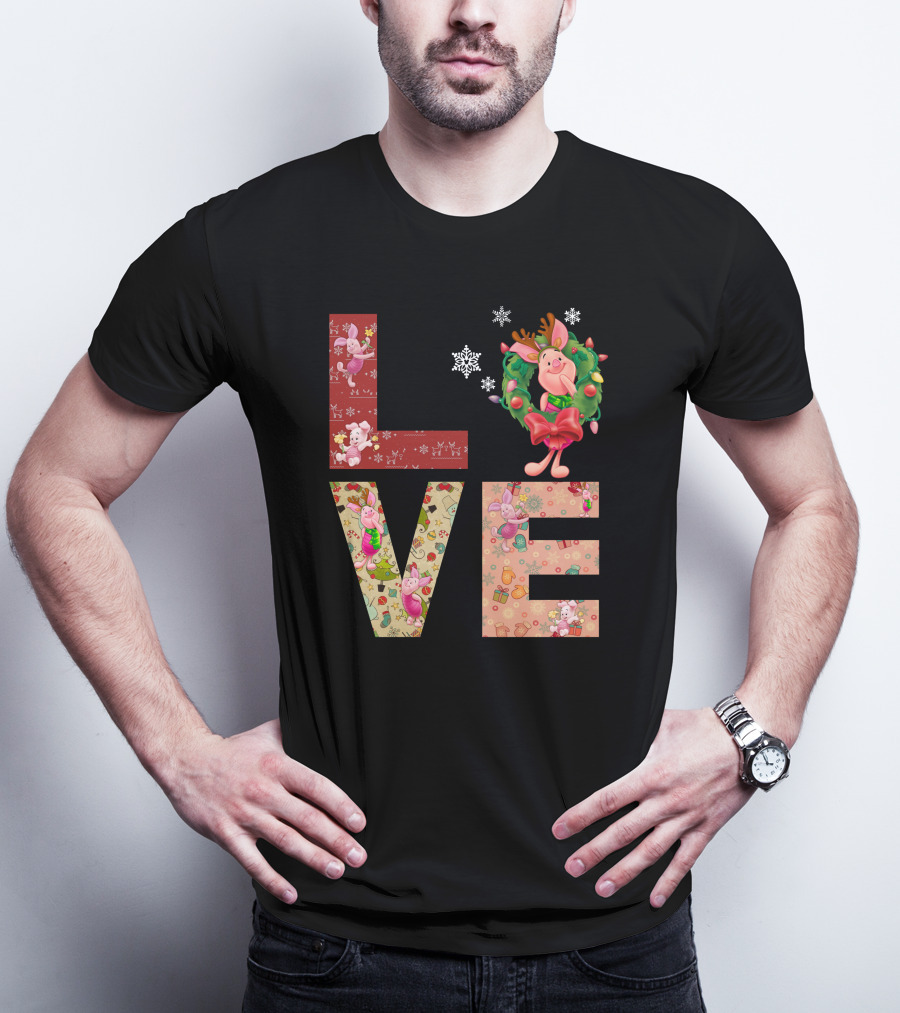 Love Christmas Piglet Reindeer Wreath Fun Snowflakes T-Shirt