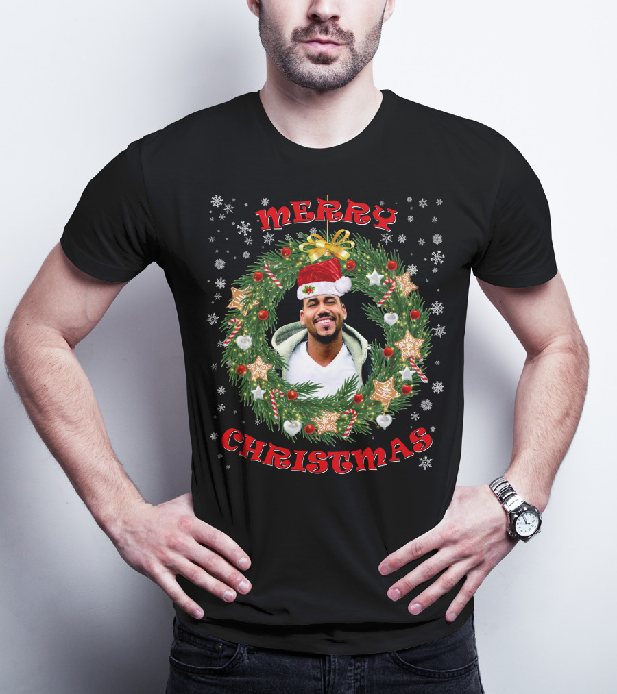 Merry Christmas Romeo Santos Santa Hat Wreath T-Shirt