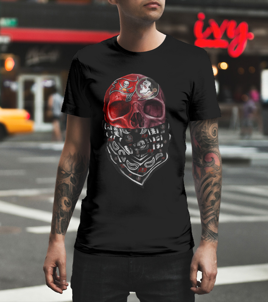 Tampa Bay Buccaneers Skull Bandana Art T-Shirt