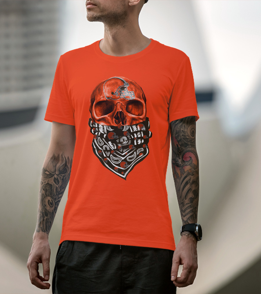 Cleveland Browns Skull With Helmet And Bandana T-Shirt