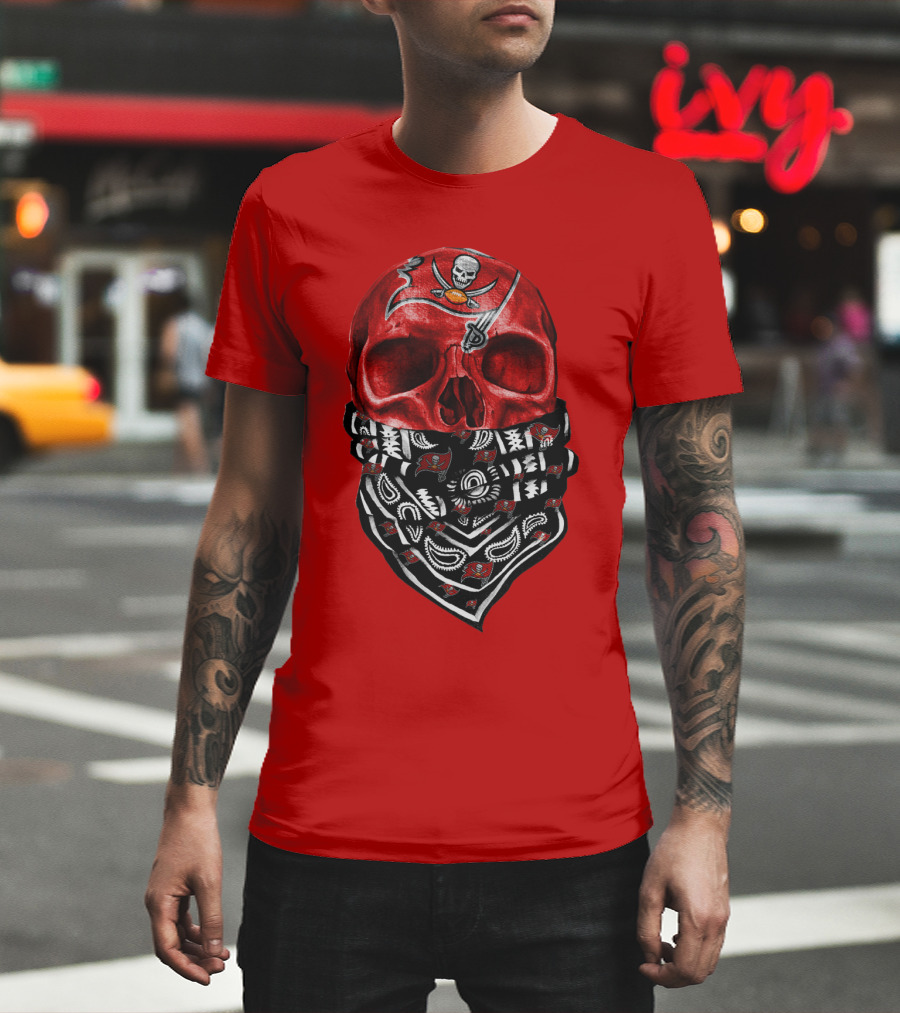 Tampa Bay Buccaneers Skull Bandana T-Shirt