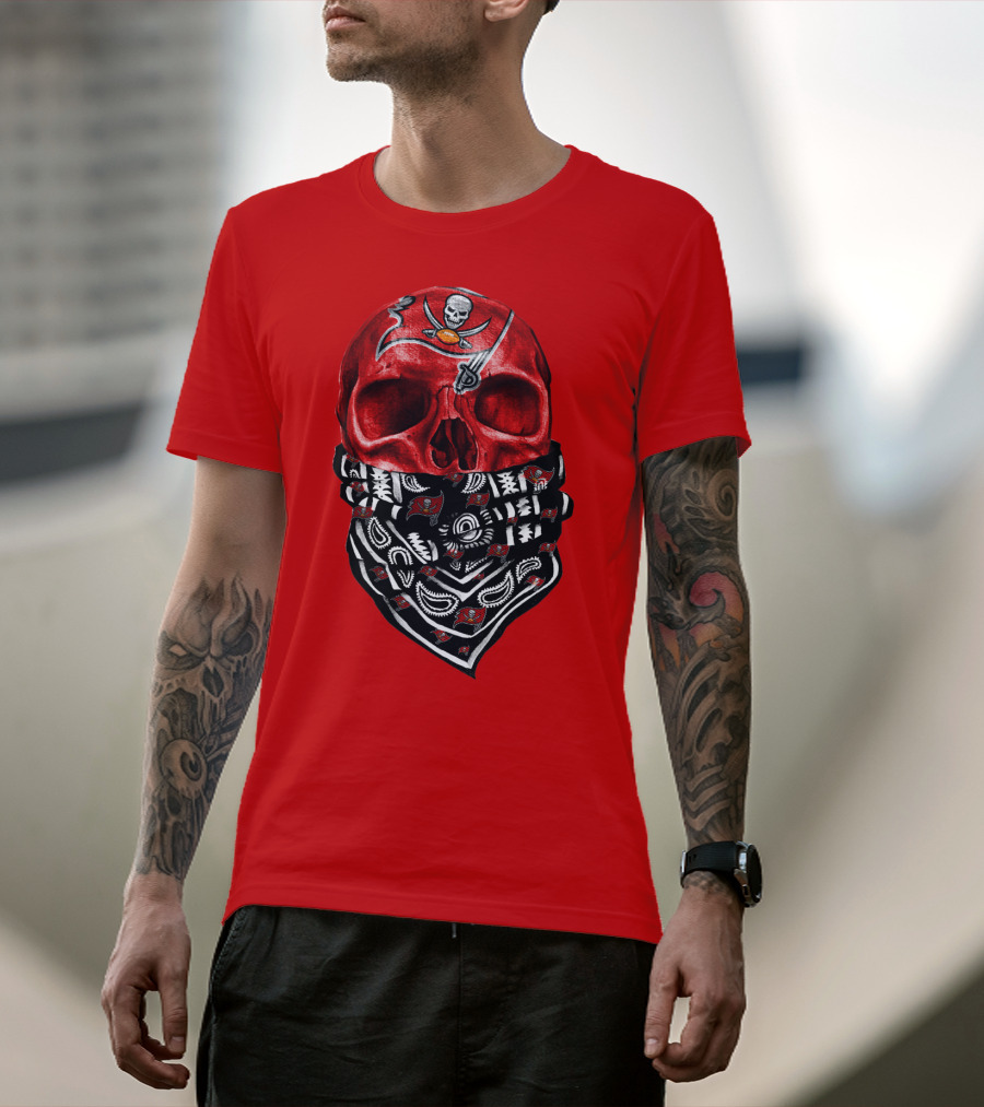Tampa Bay Buccaneers Skull Bandana T-Shirt