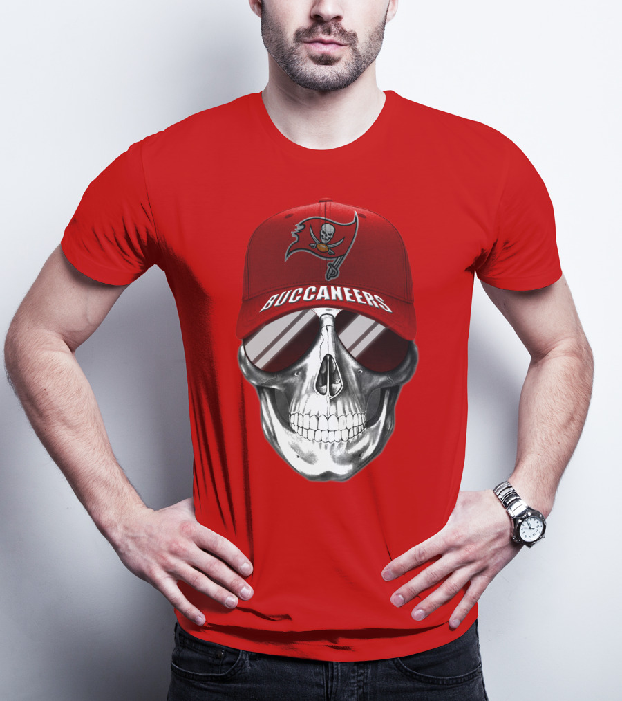 Tampa Bay Buccaneers Skull With Red Cap T-Shirt
