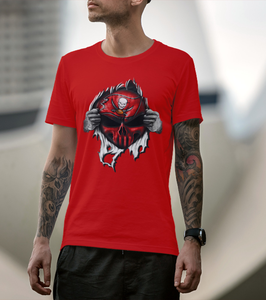 Tampa Bay Buccaneers Skull Face Peeling Back T-Shirt