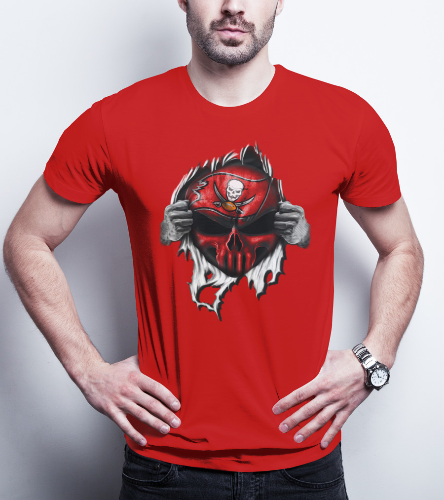 Tampa Bay Buccaneers Skull Face Peeling Back T-Shirt